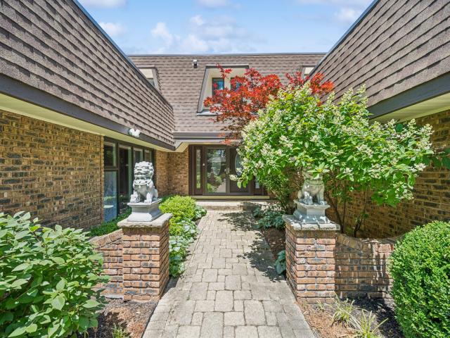 2036 Valley Lo Lane