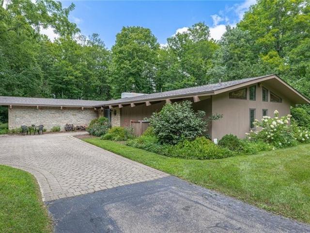 2036 W Alex Bell Rd, West Carrollton, OH 45459
