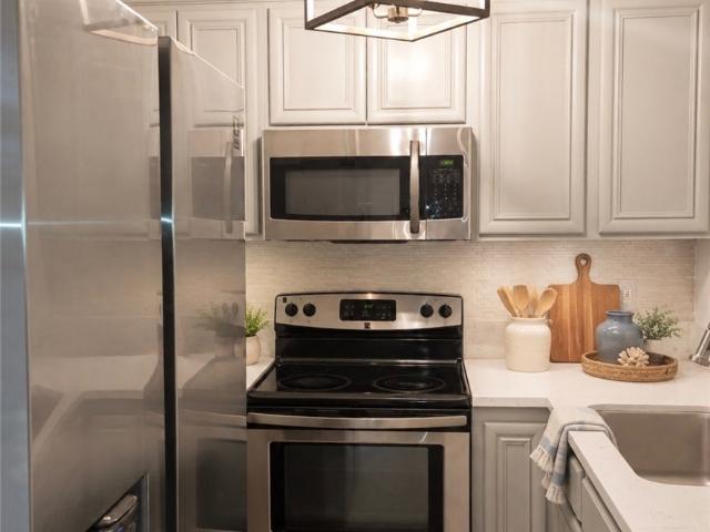 20371 Bluffside #B101 Circle B101