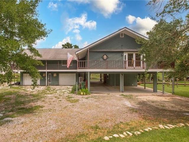 20372 Fairway Dr, Springfield, LA 70462