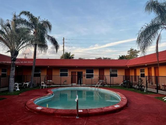 2037 Madison St #6, Hollywood, FL 33020