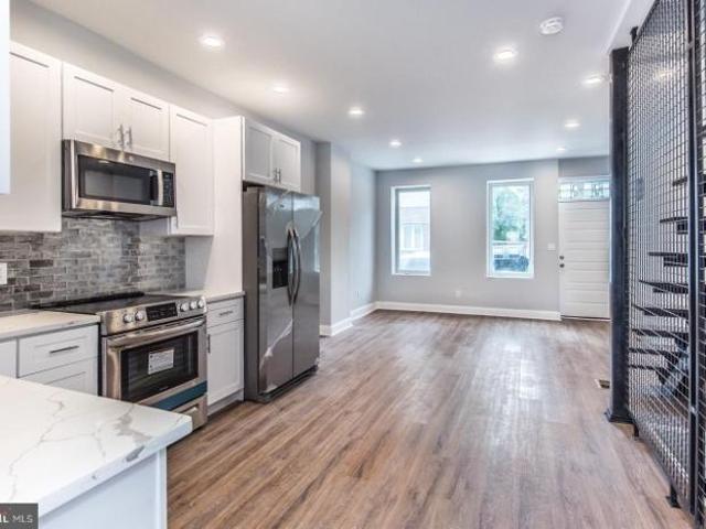 2037 N Lawrence St, Philadelphia, PA 19122