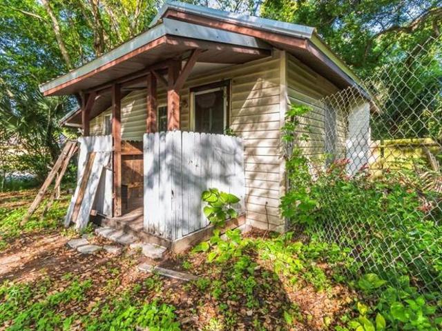 2037 Old New York Ave, Deland, FL 32720