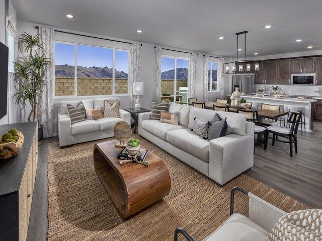 2037 Grapefruit St, Redlands, CA 92374