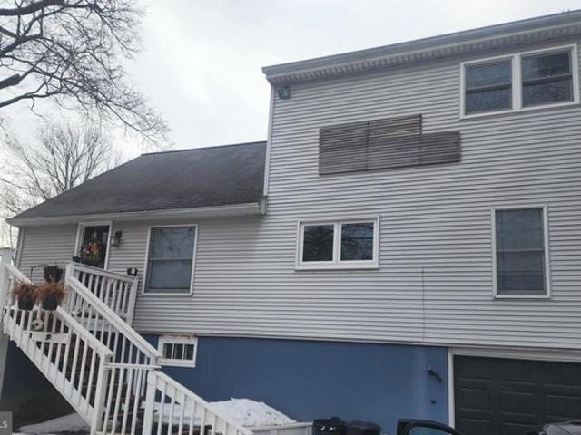 2037 Harts Ln, Conshohocken, PA 19428
