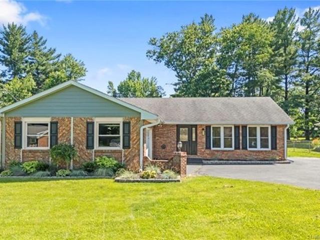 2037 Ridgewood Dr, Madison, IN 47250