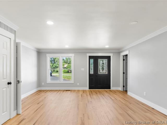 2037 Ridgewood Drive