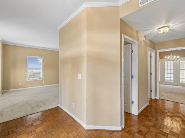 2037 Roderick Cir