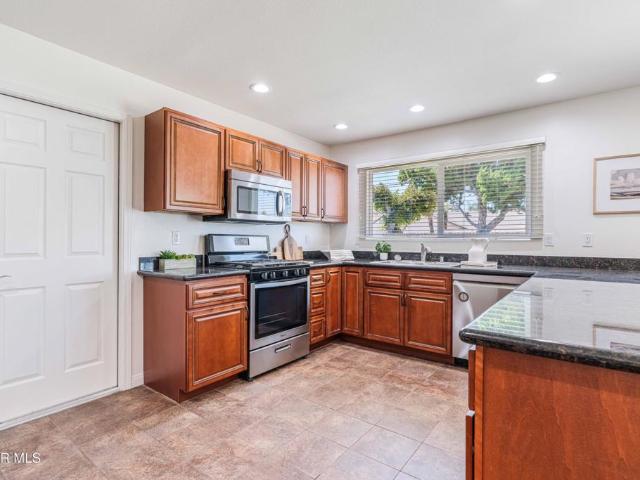 2037 Stanford Drive