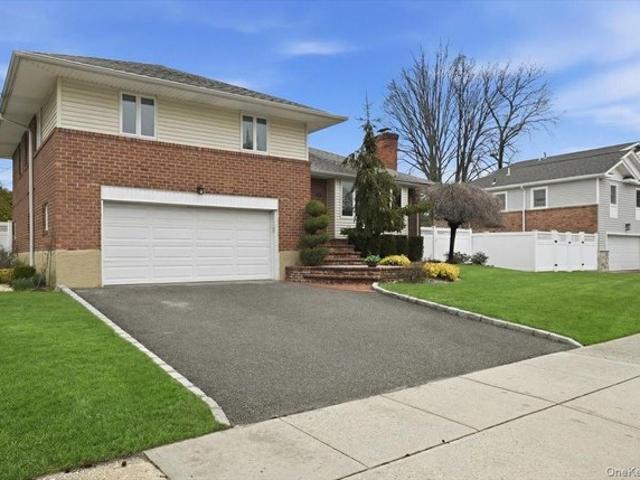 2037 Stratford Dr, Westbury, NY 11590