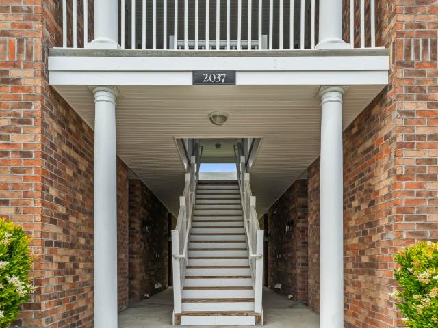 2037 Silvercrest Dr. 16 E
