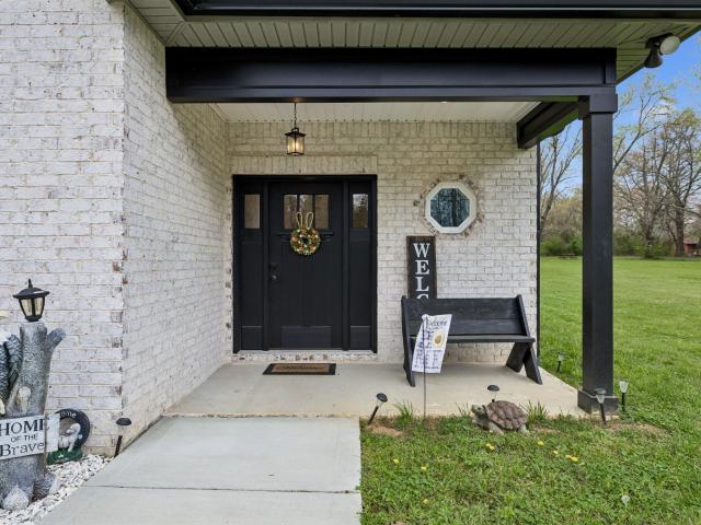 2037 W Lincoln St
