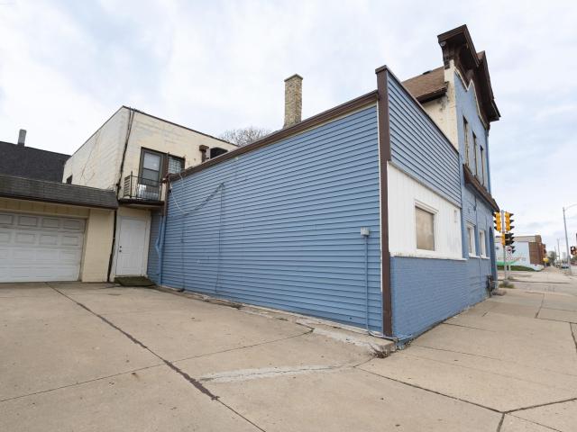 2037 W National Ave, Unit 2039