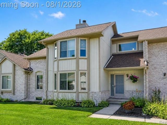 20387 Villa Grande Cir, Clinton Township, MI 48038