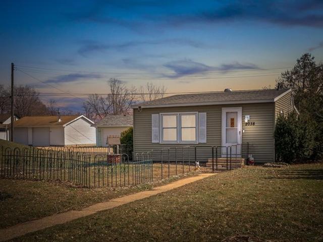 2038 Avon St, La Crosse, WI 54603