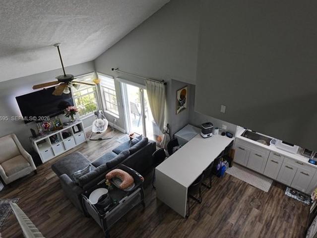 2038 Champions Way, North Lauderdale, FL 33068