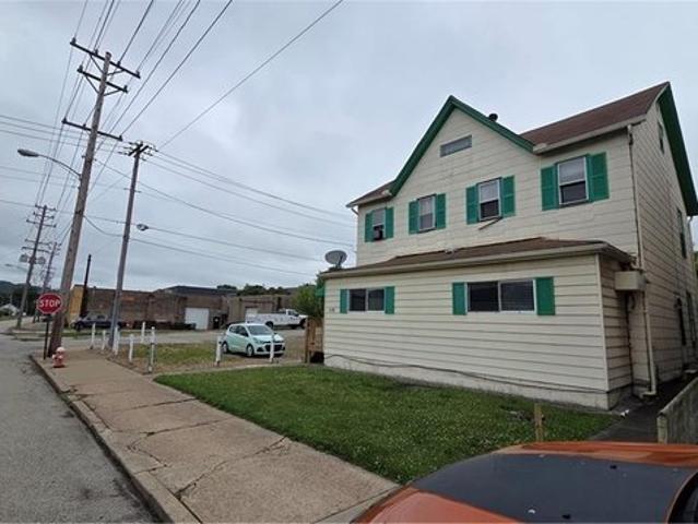 2038 Constitution Blvd, New Kensington, PA 15068