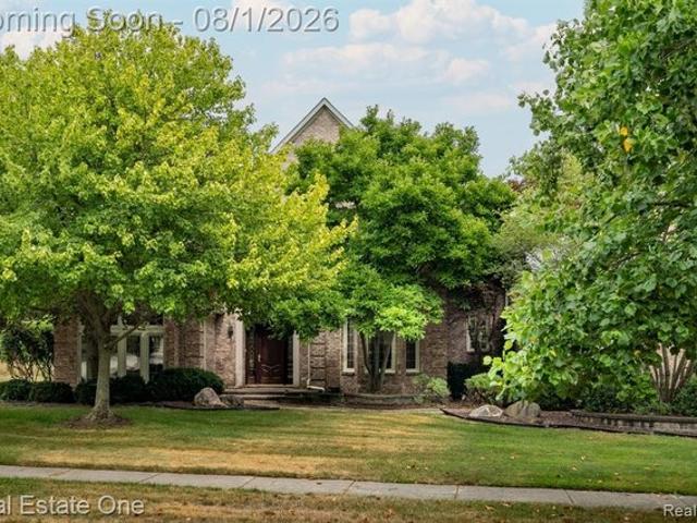 2038 Haverford Dr, Troy, MI 48098