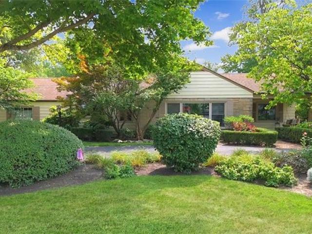 20391 Lake Rd, Rocky River, OH 44116
