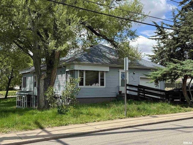 2039 N Gale Ave, Peoria, IL 61604