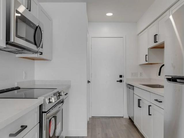2039 and 2015 W Union Hills Dr, Phoenix, AZ 85027