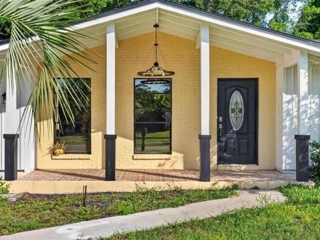 2039 Jefferson Ave, Deltona, FL 32738
