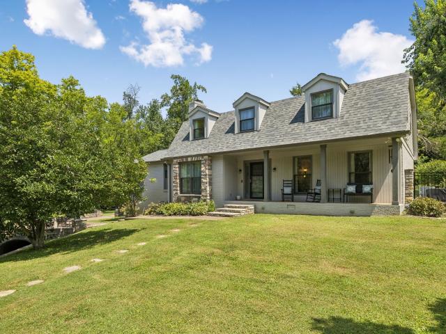 2039 Sunny Side Dr