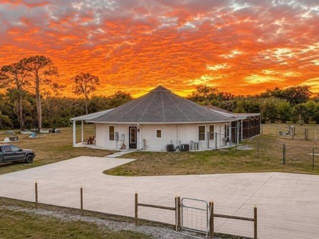 20301 Langford Rd, Alva, FL 33920