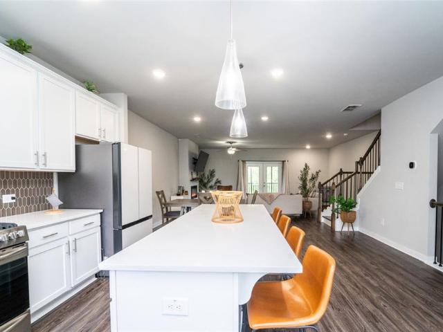 2030 NW Main Street NW 403