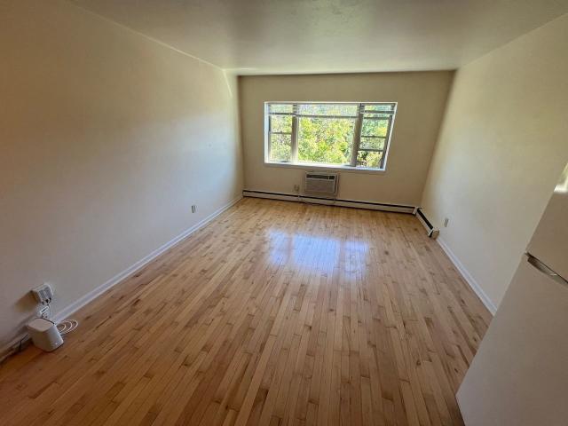 2030 N. Oakland Ave. 1 Bedroom Apartment for Rent at 2030 N Oakland Ave, Milwaukee, WI 53202 Lower East Side