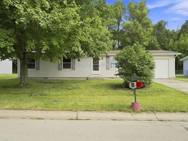 2030 Chief Turtle Ct, Huntington, IN 46750