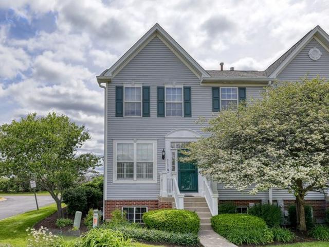 2030 Peterson Pl, Batavia, IL 60510