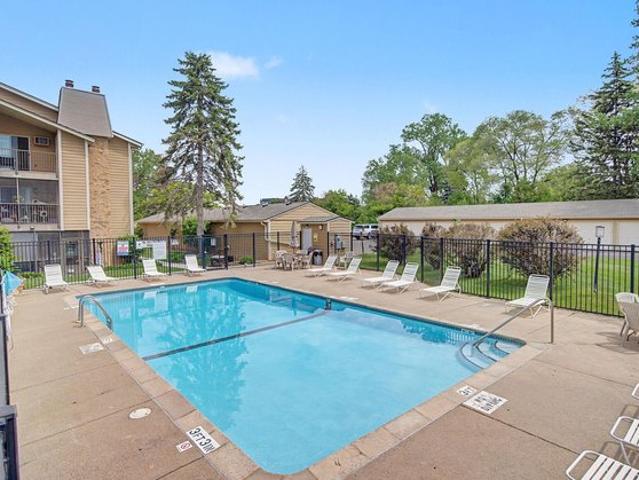 2030 Ridge Dr Apt 32, Saint Louis Park, MN 55416