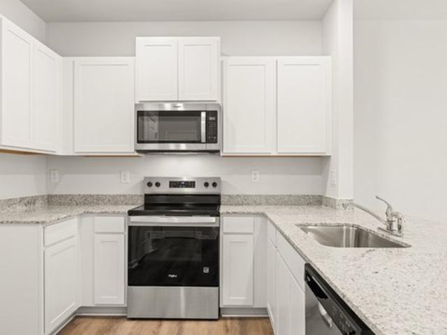 2030 Roseleigh Dr, Douglasville, GA 30134