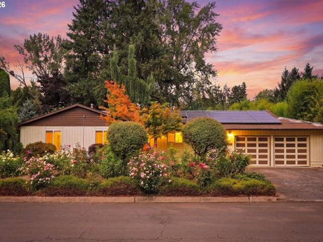 2030 SE Paloma Dr, Gresham, OR 97080