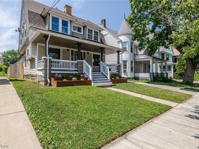 2030 W 100th St, Lakewood, OH 44102