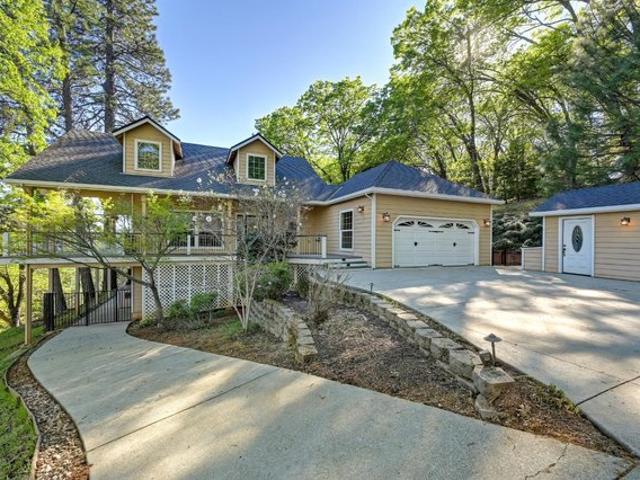 20312 Wolf Creek Rd, Grass Valley, CA 95949