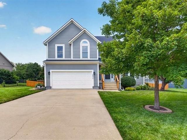 20316 W 219th St, Spring Hill, KS 66083