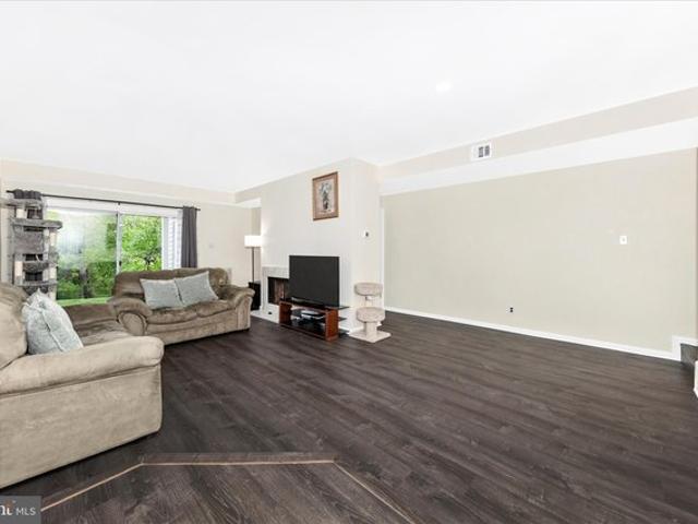 20319 Beaconfield Ter Apt 2, Germantown, MD 20874