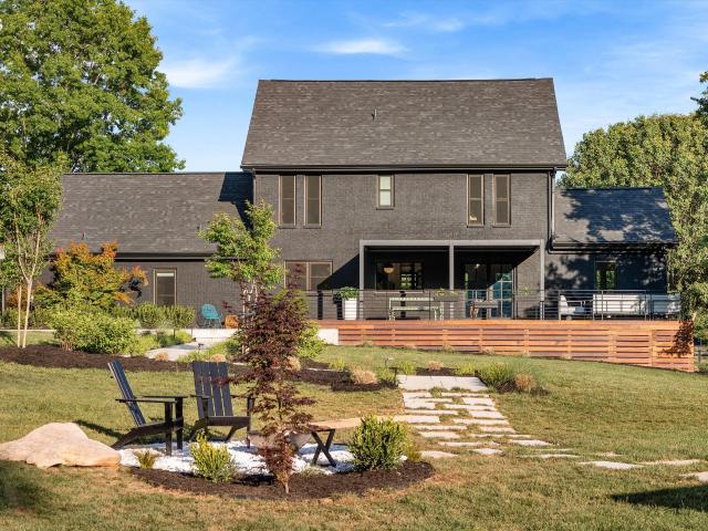 2031 Maple Ln
