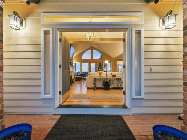 2031 nw columbia summit dr