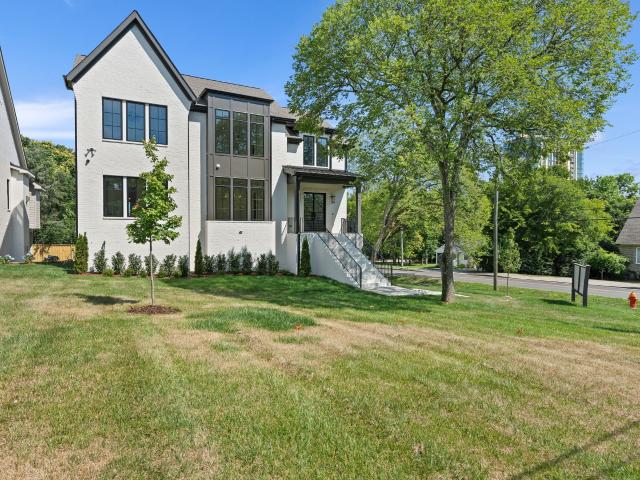 2031 Overhill Dr
