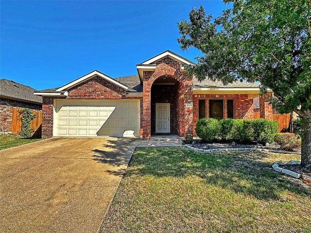 2031 Allyson Dr, Heartland, TX 75126
