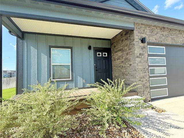 2031 Applewood Dr