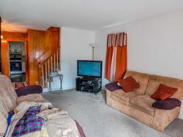 2031 Gless Ave