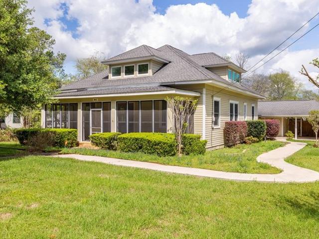 2031 Grand Ave, Liberty, TX 77575
