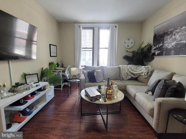 2031 Locust St, Unit 305, Philadelphia, PA 19103 | Compass