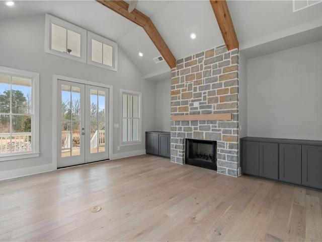 2031 Village Walk