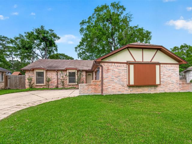 2031 Woodhue Drive
