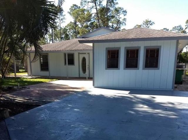 2031 17th St SW, Naples, FL 34117